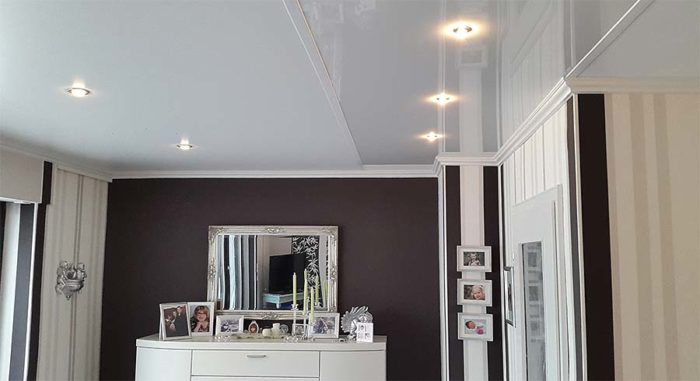 Neue Wohnzimmerdecke - so gestalten Sie mit Decke und Licht