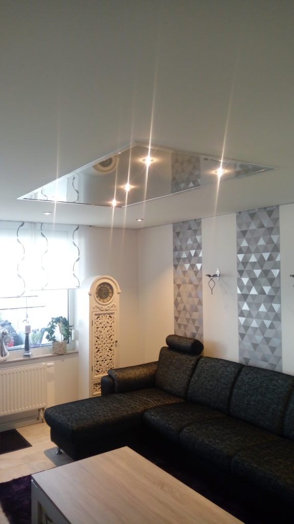 Plameco Wohnzimmerdecke in weiß mit Beleuchtung Oberhausen